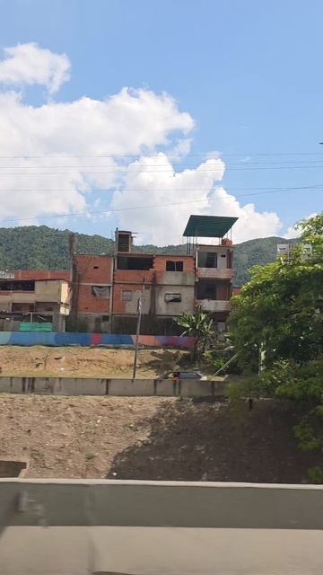 Прилетела в Венесуэлу и сразу о трущобах