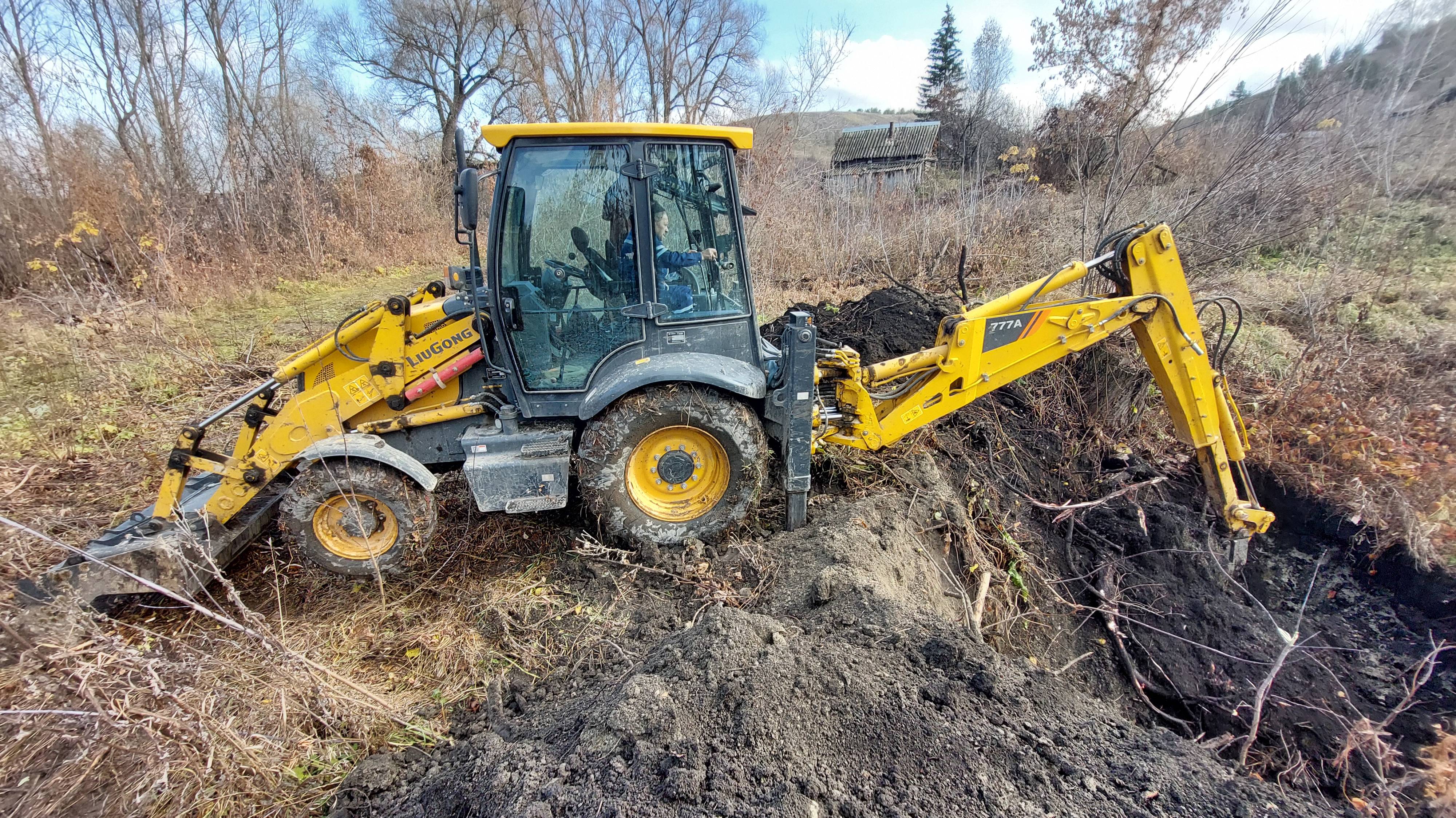 Копаем второй пруд экскаватором "Лью-Гонг"