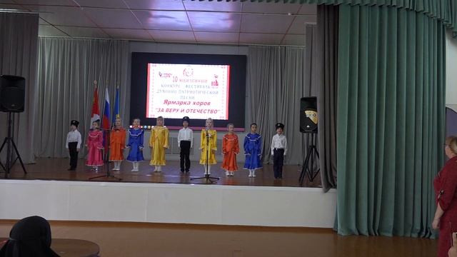 Детский хор "Весёлые ребята" детского сада №30 "Лесная сказка" - Шли солдаты на войну