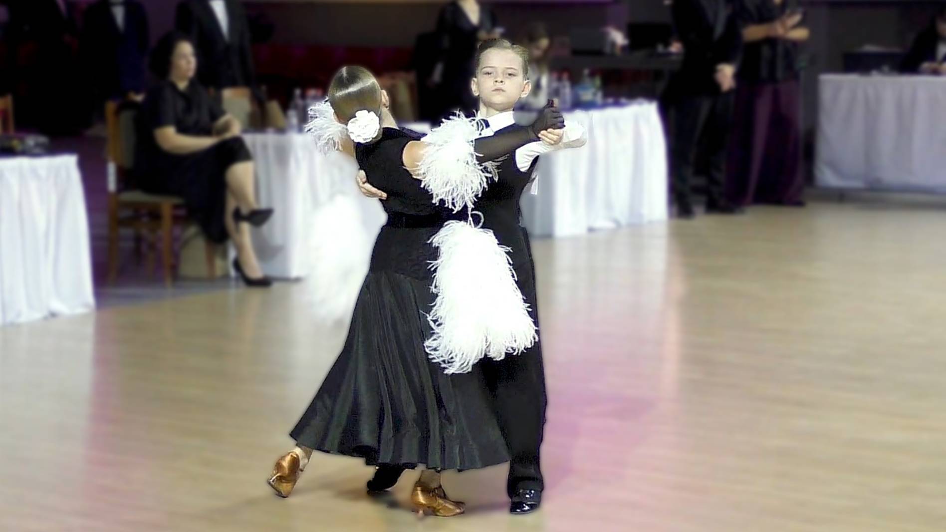 Юниоры-1 - St (D): медленный вальс, танго, медленный фокстрот, квикстеп. Kinezis Cup 2025