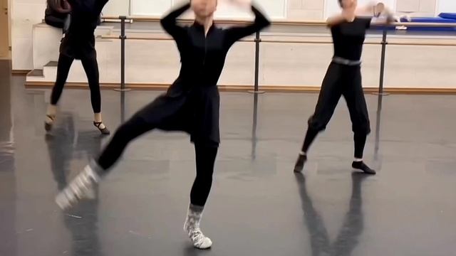 ЖЕТЕ-ТАНГО-ЛЕВИ