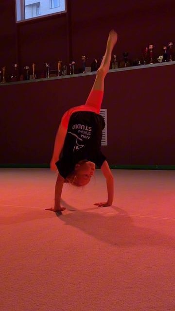 Работа над новым соло танцора студии АС - Ксении Мизернюк с Олесей Сергеевной🙌 #студияаннысеровой