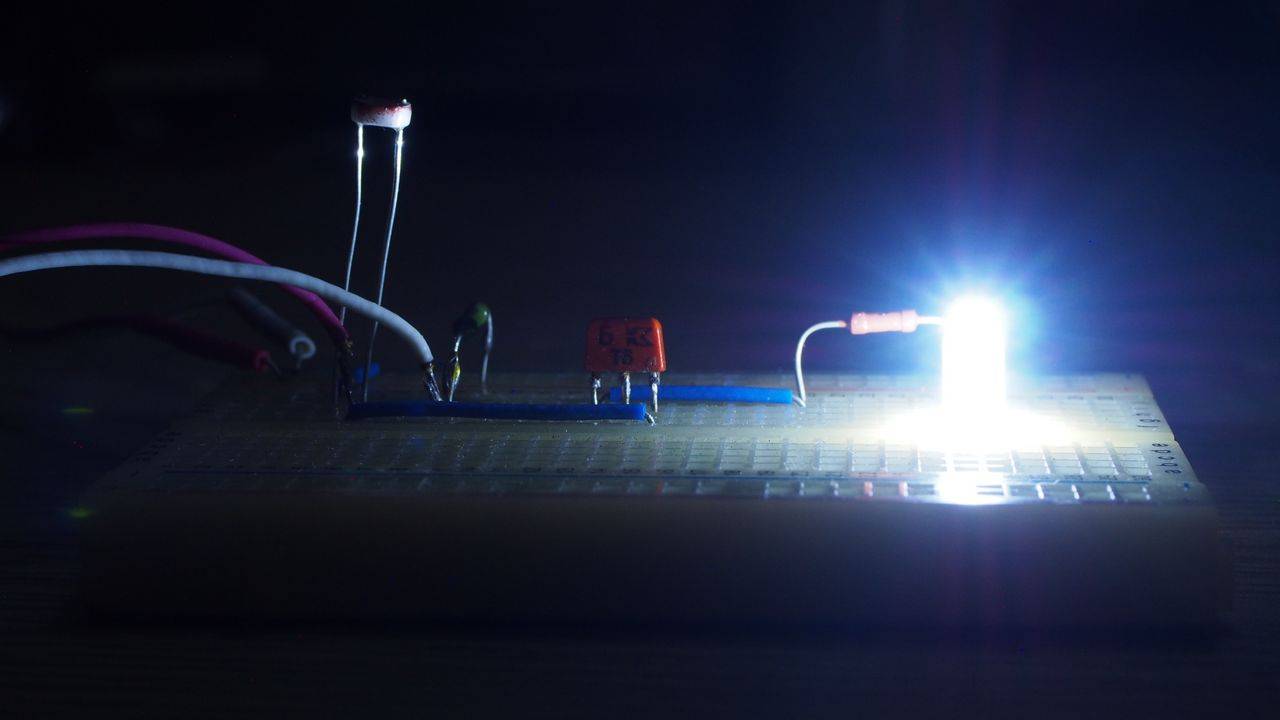 Простой фотодатчик.