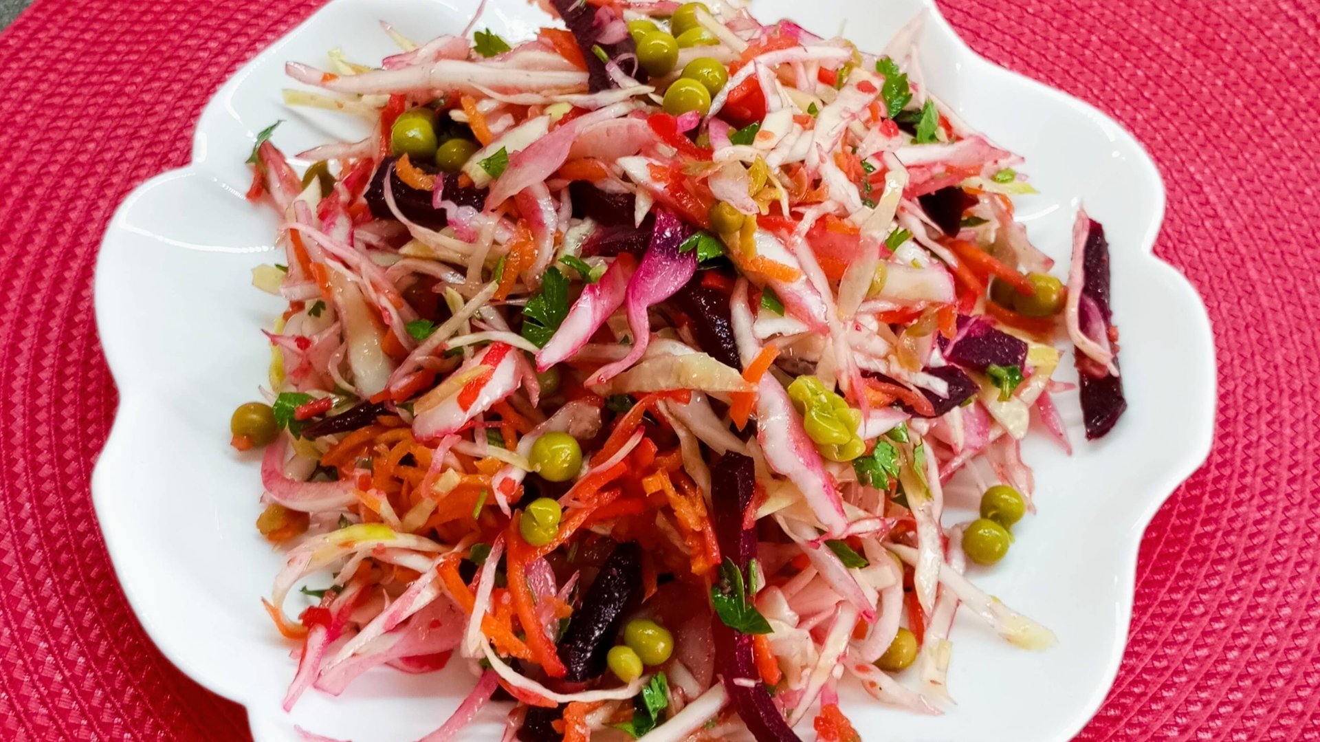 Салат "Фараон" с белокочанной капустой