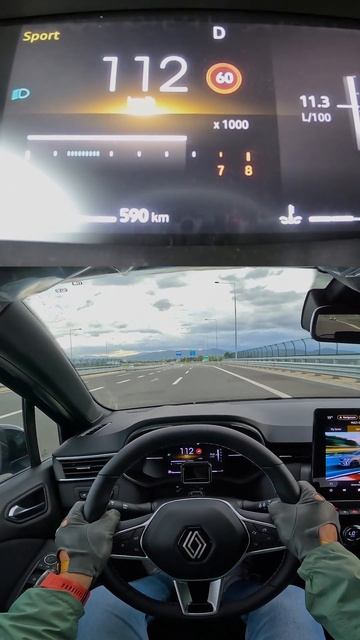 RENAULT CLIO ESPRIT ALPINE 2023 - Тест на поворотах