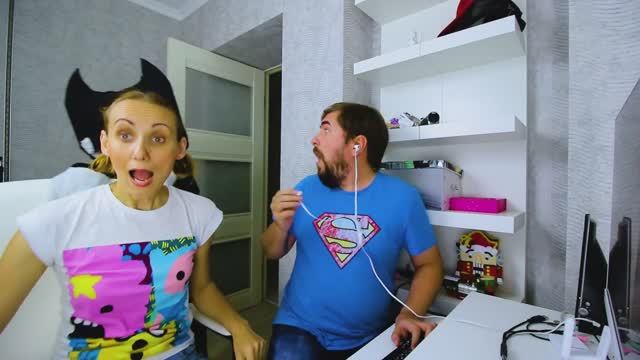 БЕНДИ в рельной жизни Папа играет один Мультик Страшилка для детей про Bendy and the Ink Machine