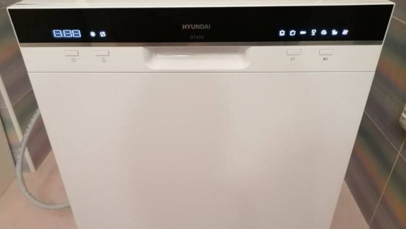 Посудомойка Hyundai DT405 - Течёт из под дверцы
