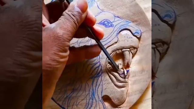 Великолепная резьба по дереву🦁