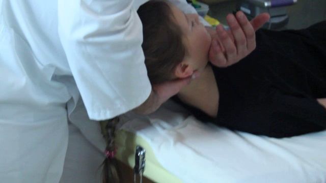 Обучение мануальной терапии, Правка шейных позвонков, Шейно грудной переход, для ребенка. Ч 2