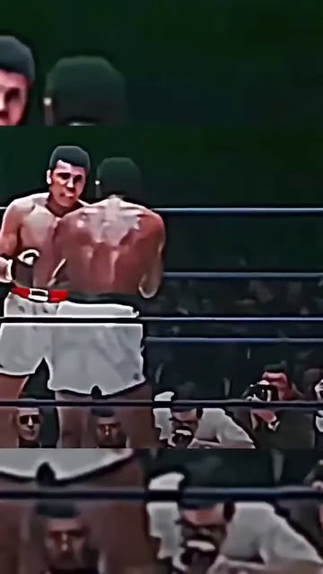 Муххамед Али уклоняется от ударов