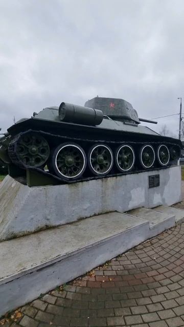 Танк Т-34 в парке им. Величко в Сходне