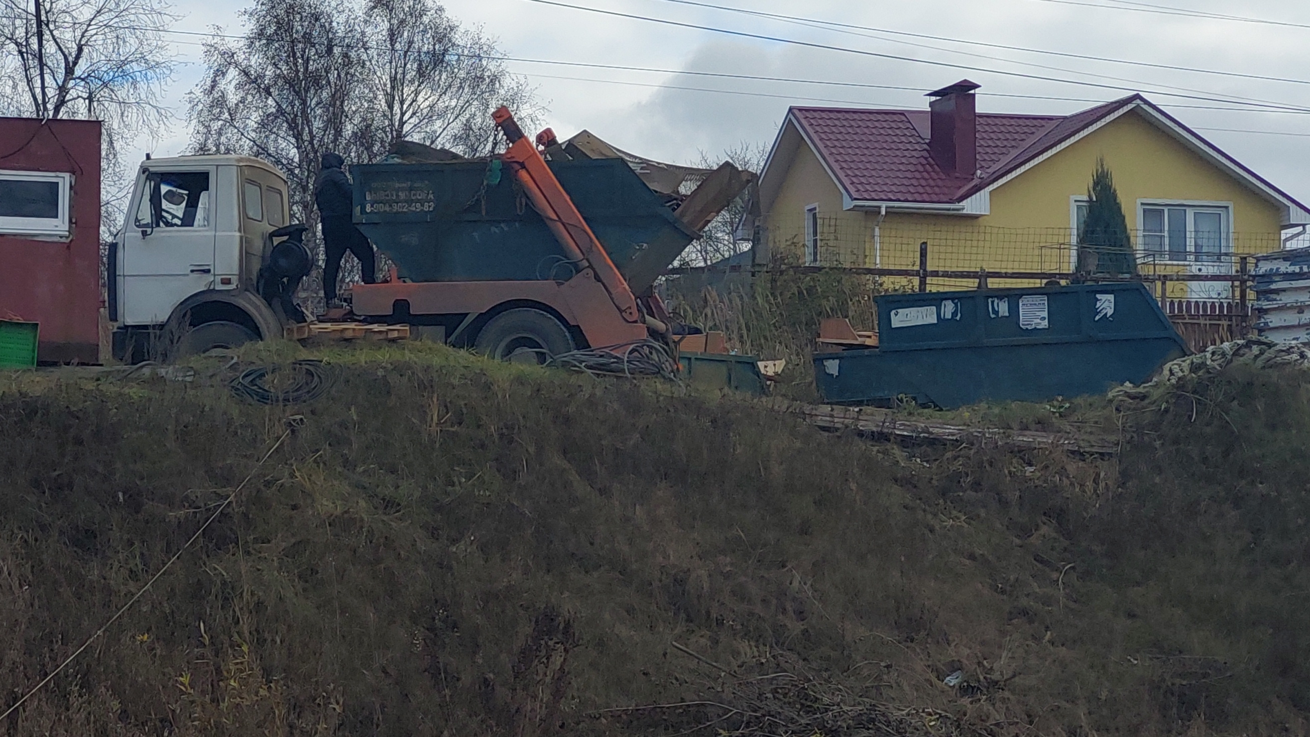 Контейнеровоз на караване