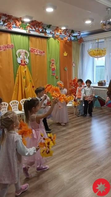 Осенний праздник в детском саду "Лучик"