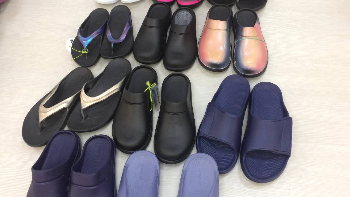 сти302. Сланцы бренд OOFOS USA сток