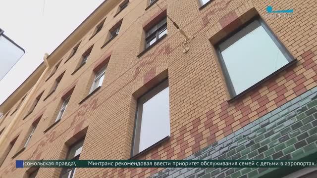 На Большом проспекте восстановили облицовку фасада доходного дома Киселёва