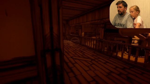 АЛИСА в реальной жизни Папа и Катя играют Бенди 4