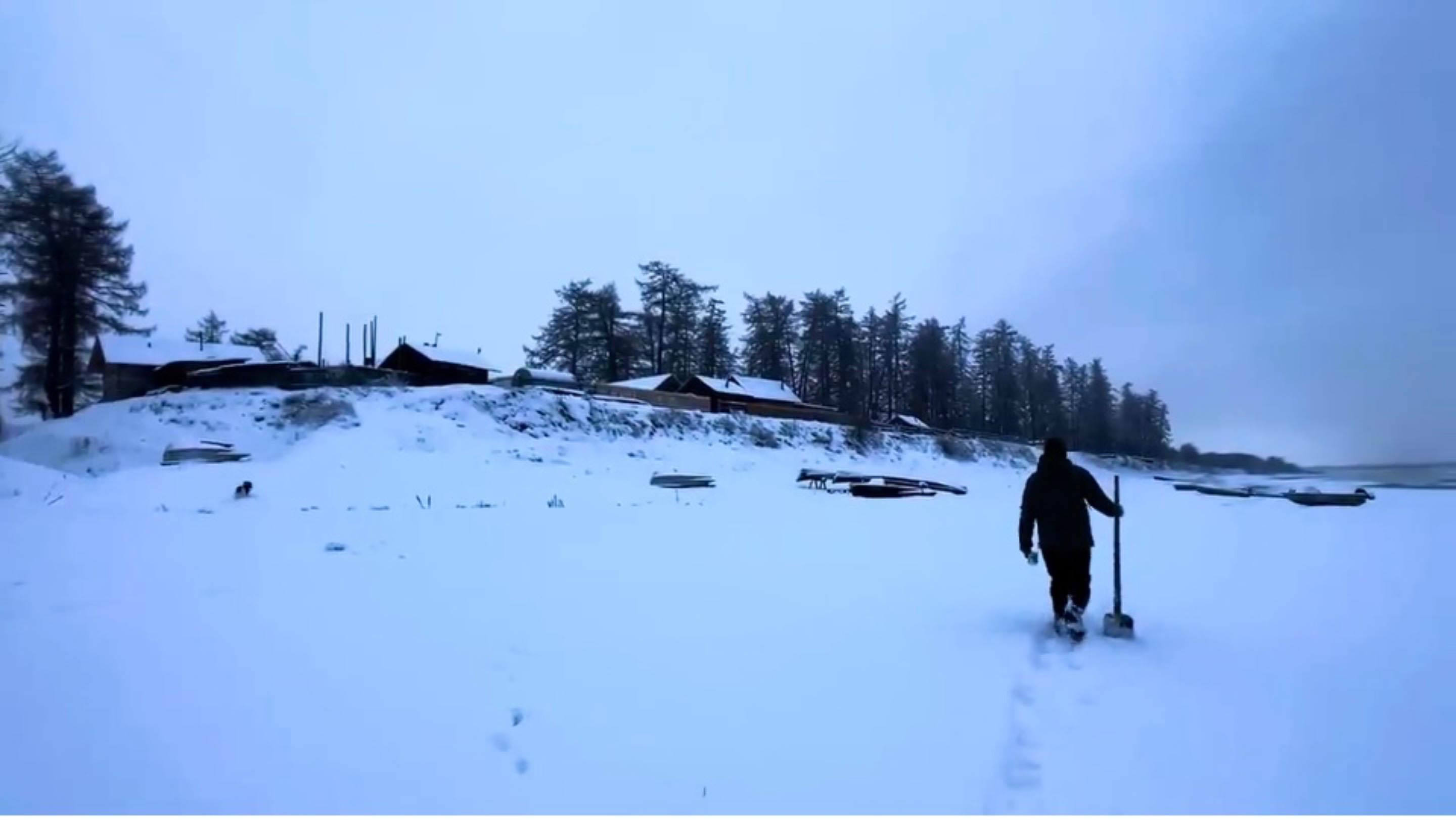 Три дня на опасном льду. Подледная рыбалка на севере.