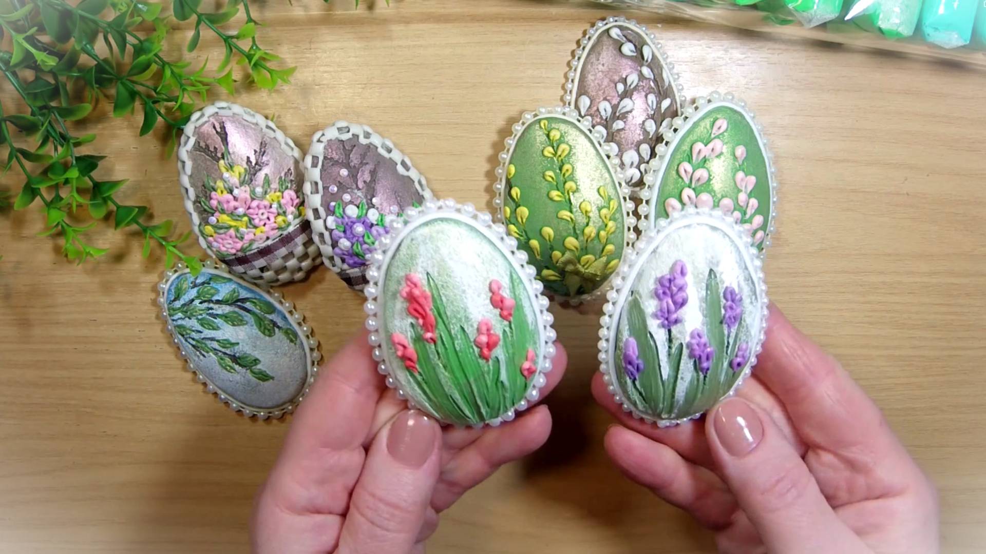 Идеи пасхальных магнитиков из лёгкого пластилина. Поделки к Пасхе своими руками.