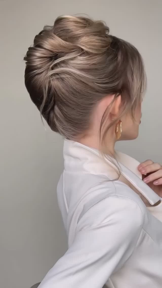 Воздушная и легкая схема сборки трендовой ракушки #прическа #укладка #волосы #пучок