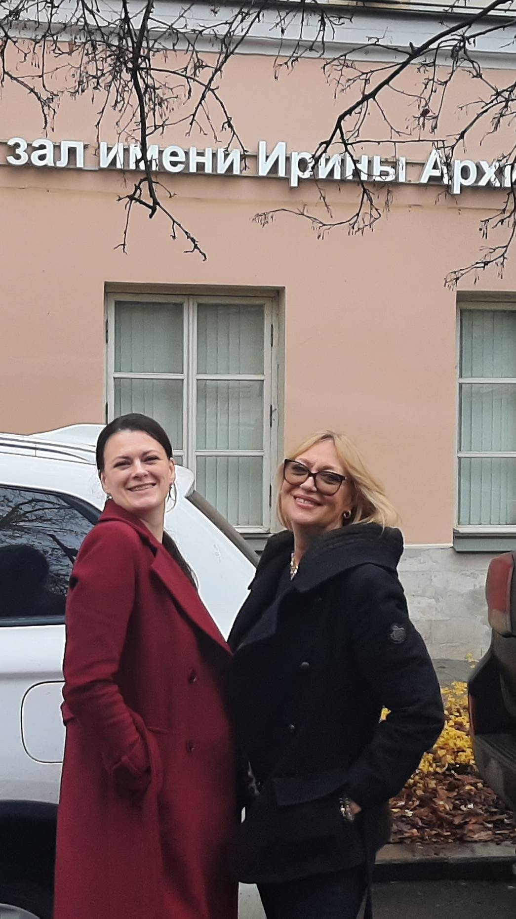 Подготовка выставки вышитых картин _Жизнь прекрасна!_ в Доме Брюса 💝