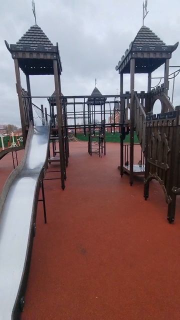 Детская площадка в парке Лукоморье в Сходне на ул. Некрасова