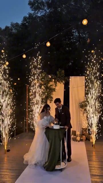 Искристые фонтаны для мероприятия и праздника