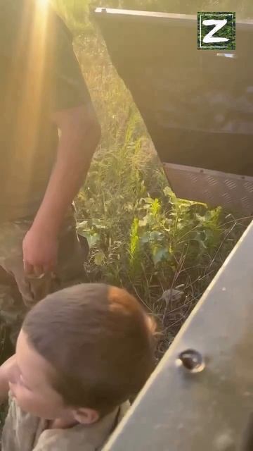 СВО  рогательная встреча: мальчик обнял российских бойцов!