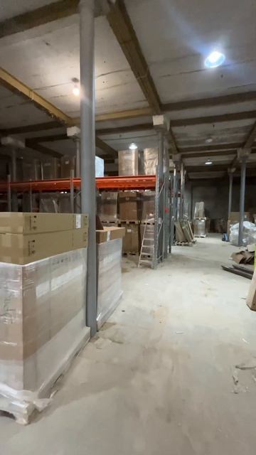 Сдается складское помещение площадью 2200 кв.м. по ул. Суворова (р-н Вокзала) гор. Струнино