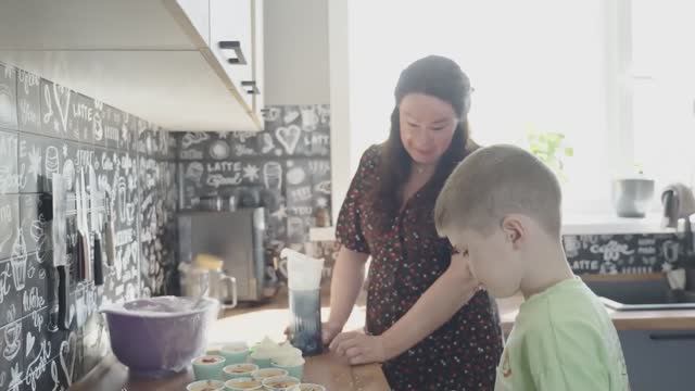 Одна на 300 тысяч: девушка-рыбка строит своё счастье в Хабаровском крае // Сильные люди