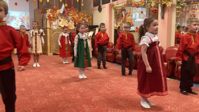 Танец "Душа  России ". Группа №9 "Ягодки"