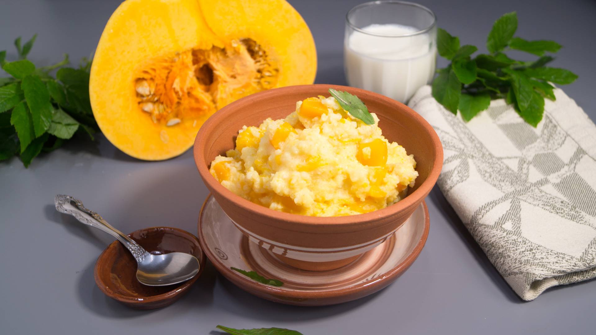 Пышная пшенная каша с тыквой на молоке. Вкусная пшенка на завтрак или ужин.