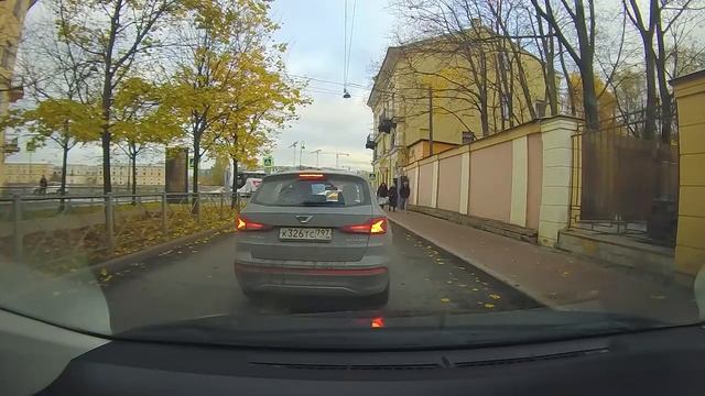 Россия. Санкт-Петербург. 30.10.2025. 2/3