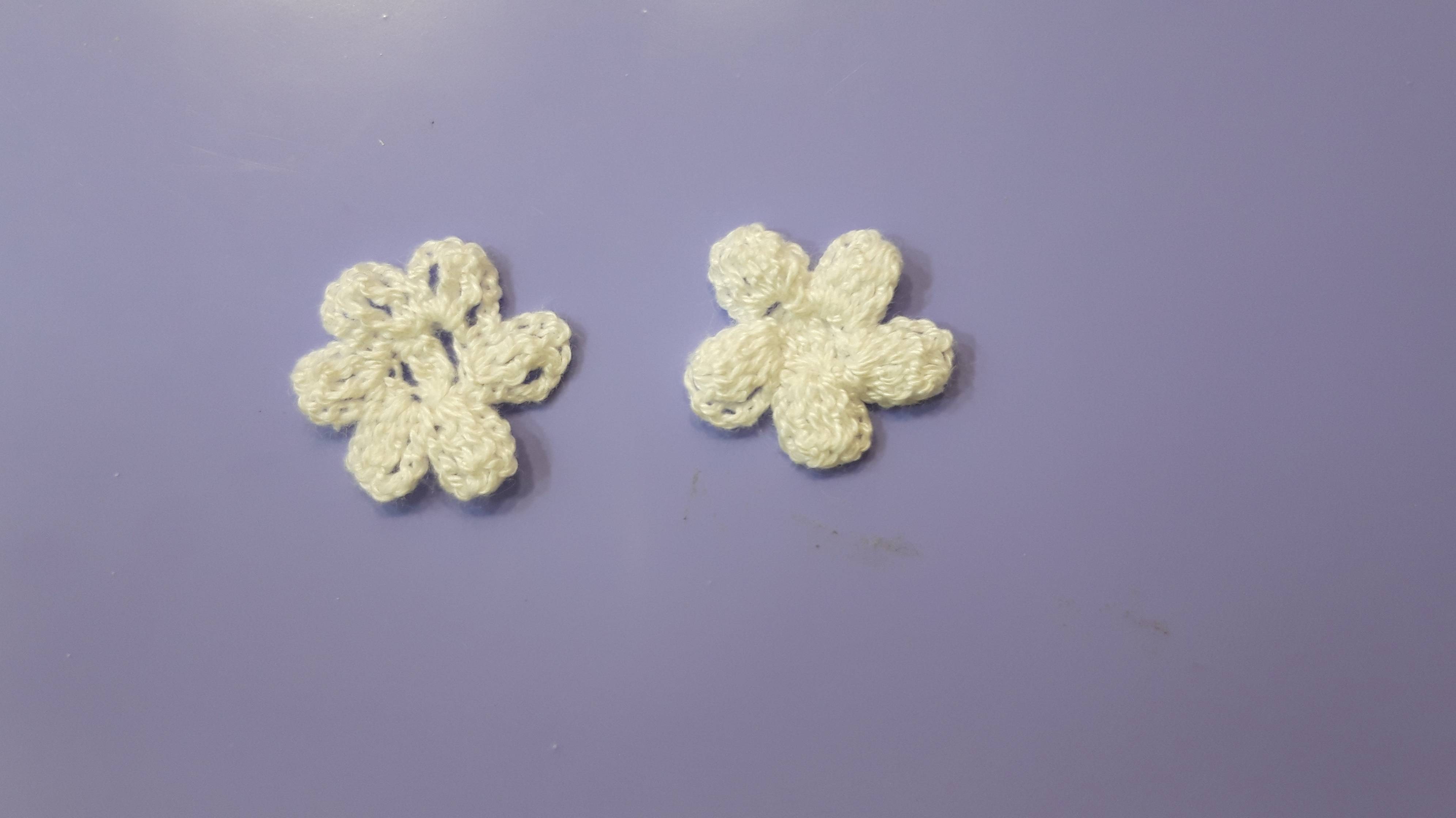 Маленький Цветочек из пышных столбиков . Вязание крючком .