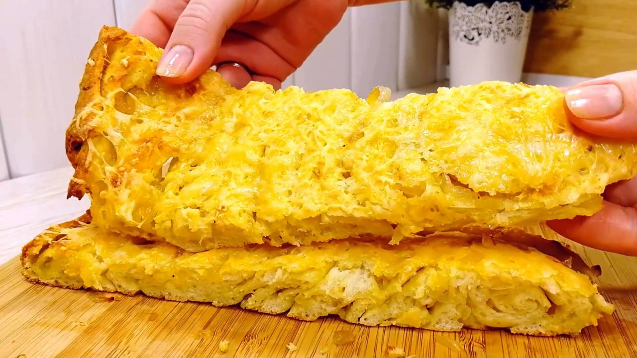 Творожная лепешка в духовке. Хватит на всю семью!