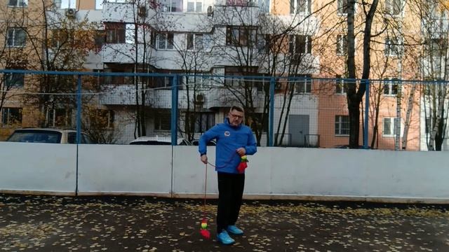 Упражнения с мячами для фитнеса на верёвке (5)