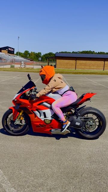 ХЭЛЛОУИН НА МОТОЦИКЛЕ ДУКАТИ ПАНИГАЛЕ КАТЯ АЛМАЗ