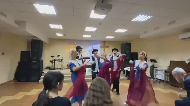 Давайте все вместе - танец группы "Софония"