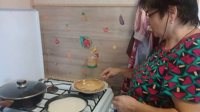 Жизнь в деревне. Хроника дня : Вот это прогулялись ! Пеку блины целый день