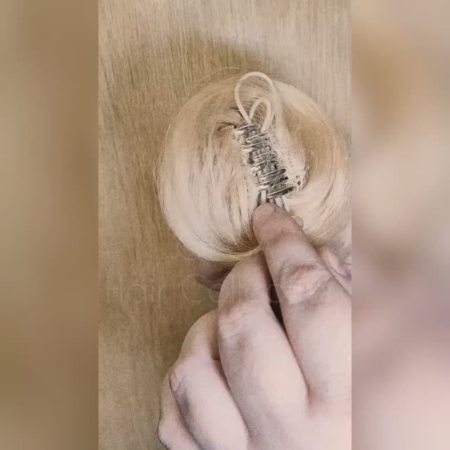 Лёгкий ПУЧОК на резинке (на крабе) #накладнойпучок #причёскапучок #лёгкийпучок #изделияизволос