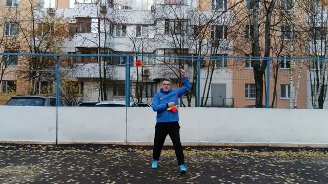 Упражнения с мячами для фитнеса на верёвке (6)