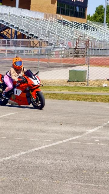 ХЭЛЛОУИН НА МОТОЦИКЛЕ ДУКАТИ ПАНИГАЛЕ КАТЯ АЛМАЗ