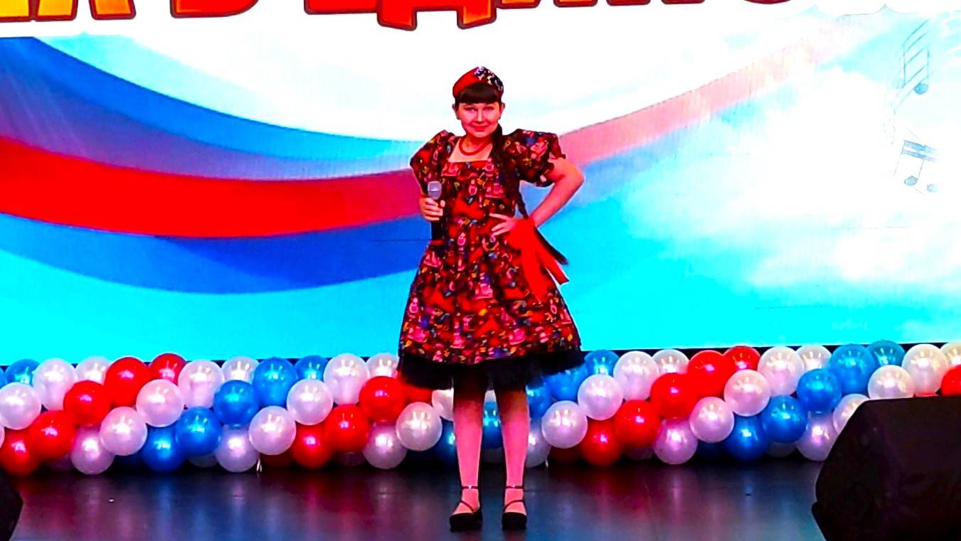 "Welcome to Russia" исп. Вероника Напольских (преподаватель Н.И. Молодзиевская)