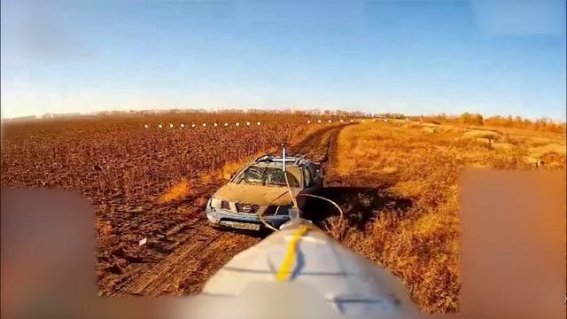 FPV-дронами по легковушкам пли! Это в Днепропетровской области.