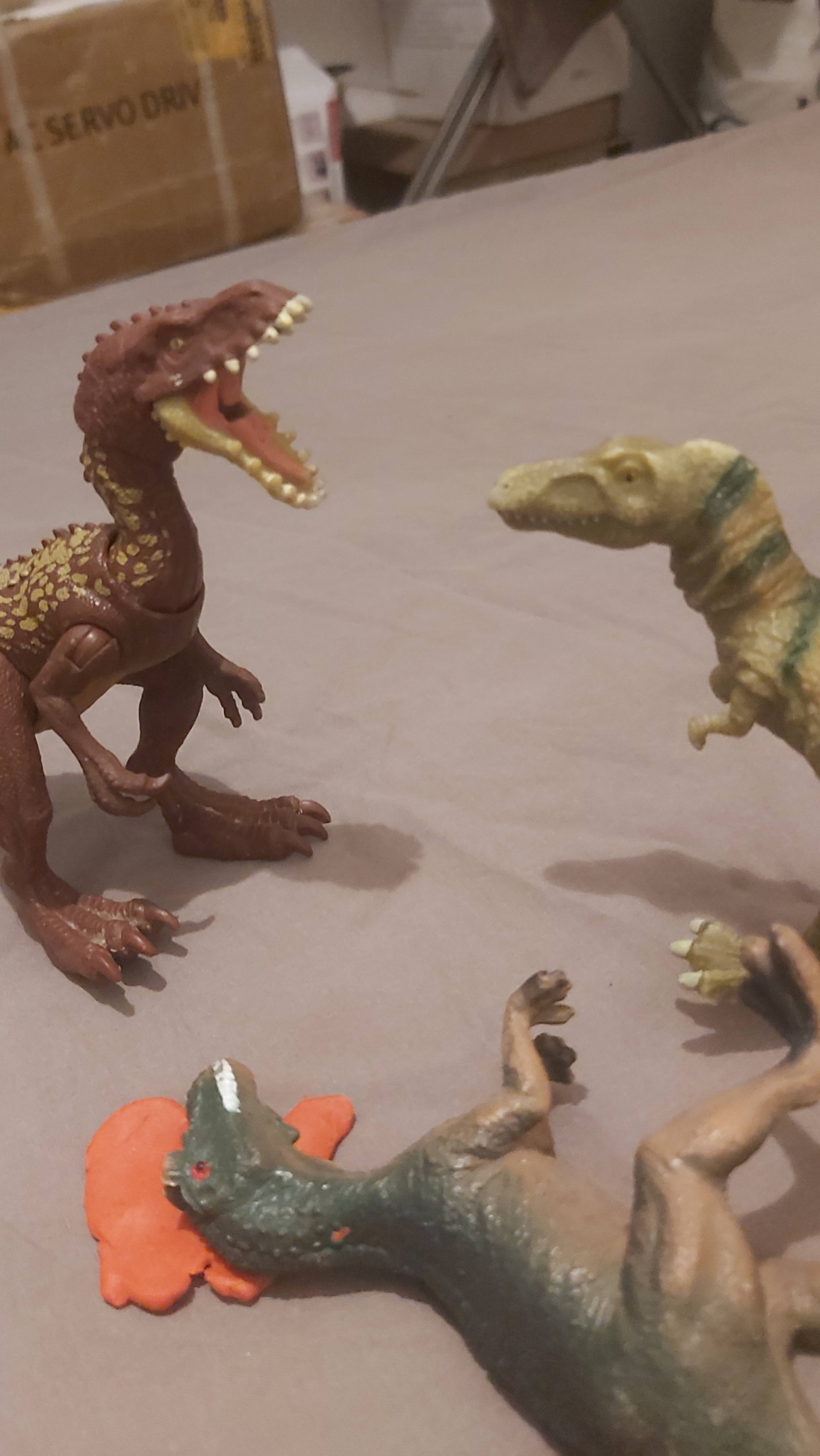 Битва динозавров 4