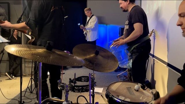 17 Инд Бел 2025 10 18