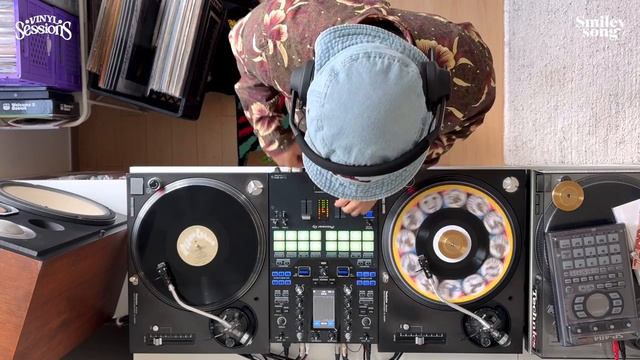 Connecting Hearts through Reggae! Selecta Mix with Smiley Song