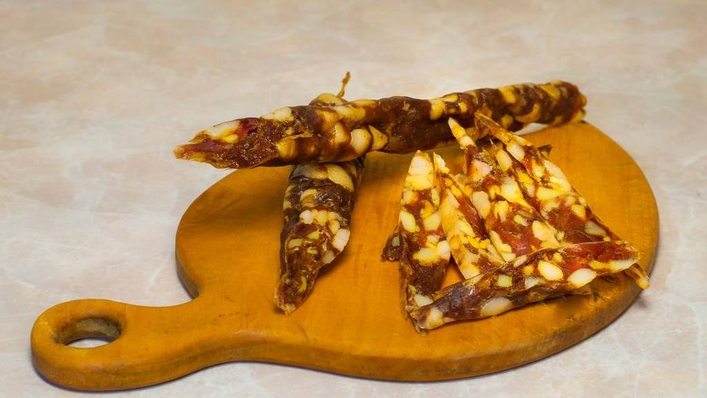 Сыровяленая колбаса Кнут из курицы — вкус, шо делает день добрее! ☀️