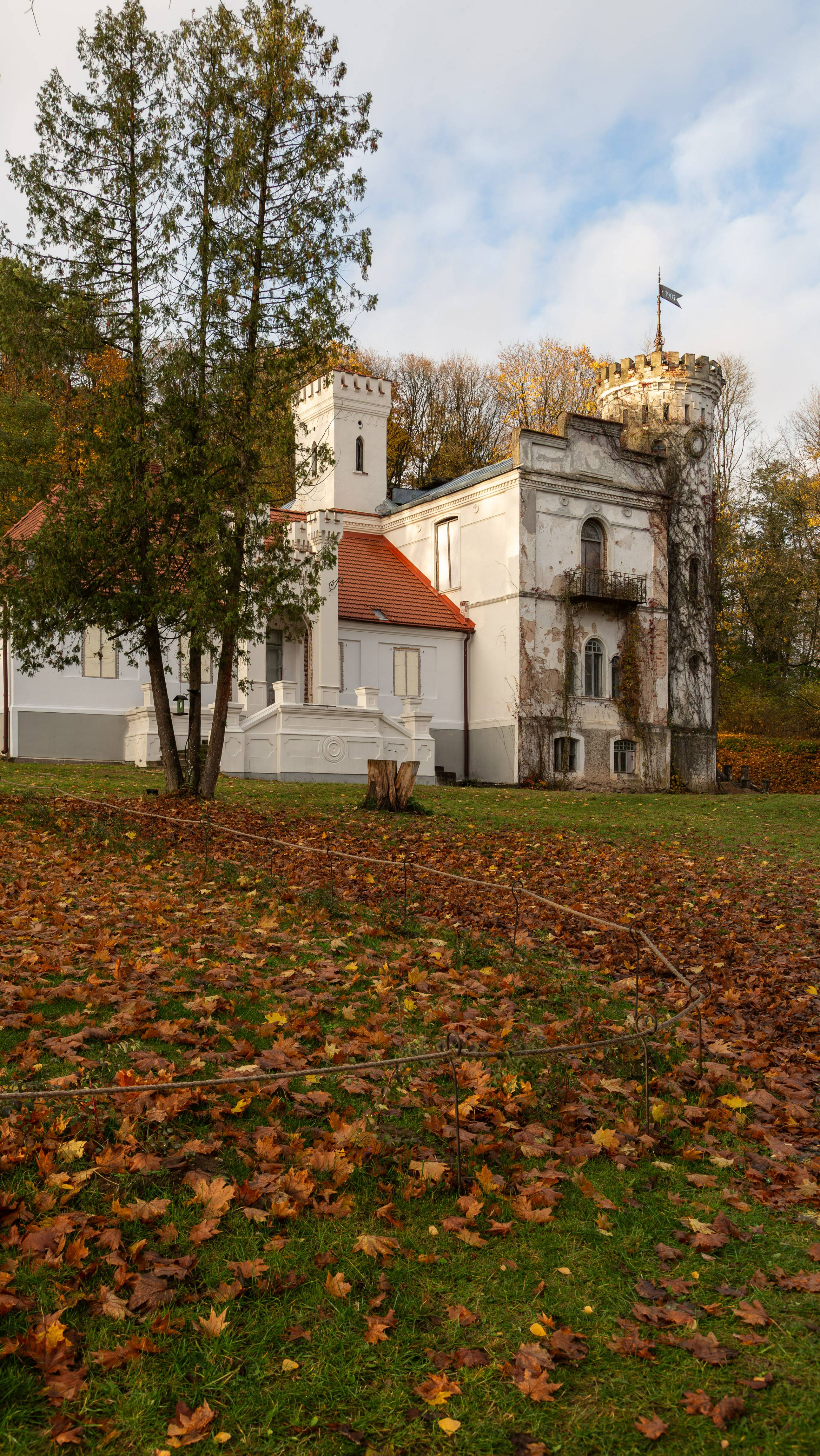 Усадьба «Краски», бывшее имение рода Сегеней