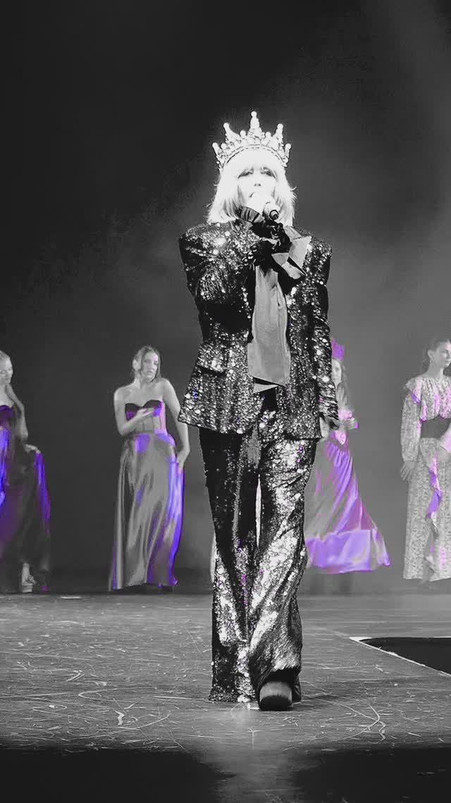 Больше гламура