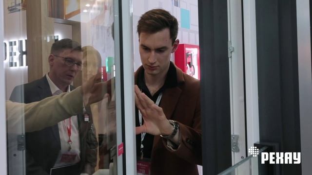 Самое грациозное пластиковое окно - РЕХАУ DELIGHT с французским балконом BELLEVUE